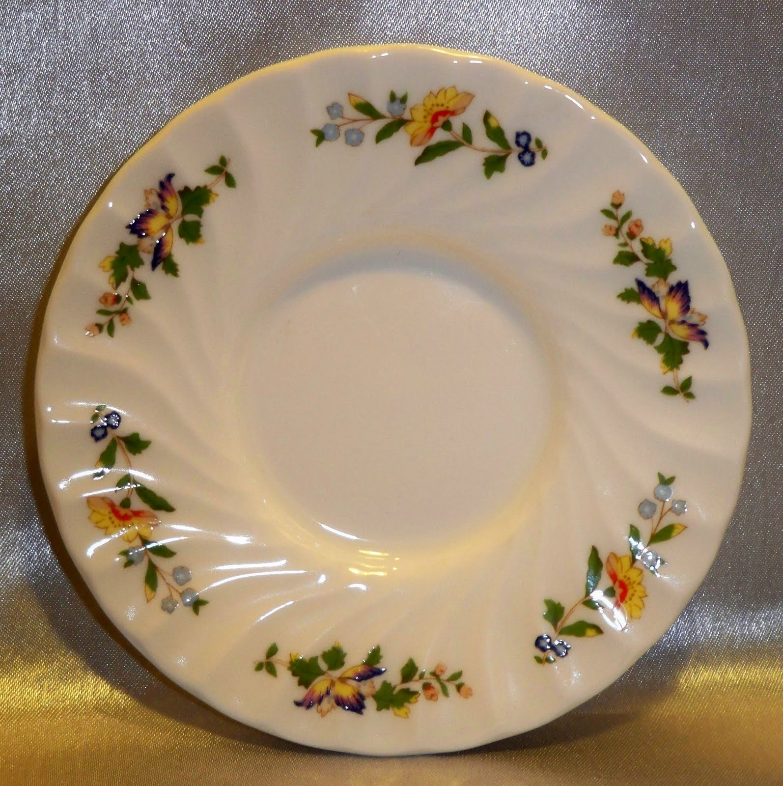 Demitasse Cups & saucers: Saucer & Plate Shapes, Styles & Designs