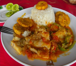 Playa de Canoa Parapente Alas Delta y surf en Canoa Manabí