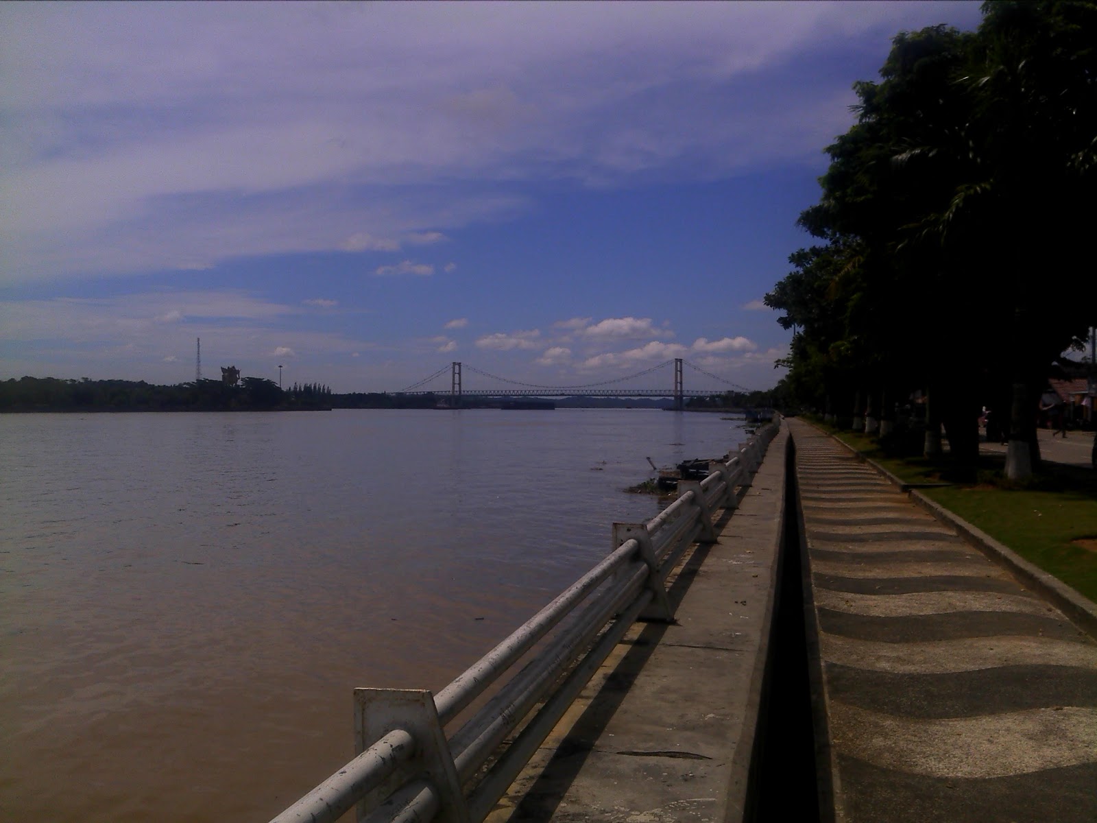 AMAZING INDONESIA: KERTANEGARA BRIDGE, TENGGARONG, EAST KALIMANTAN