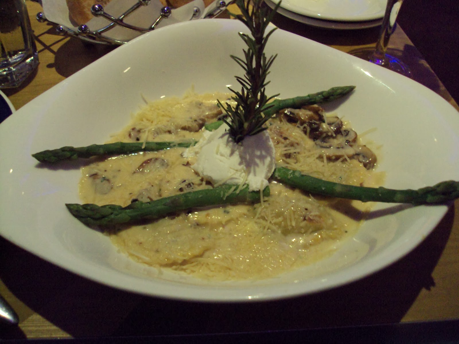 The Vintage Project: Iconic Los Angeles - Encounter Restaurant at the ...