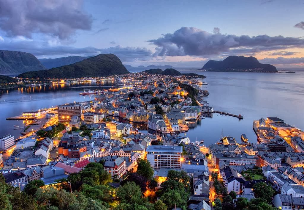 Alesund Norway Wallpapers - Pictorial Tour