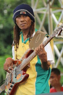 Uncle Roy, Pemain Bass Reggae | RASTA PAPUA