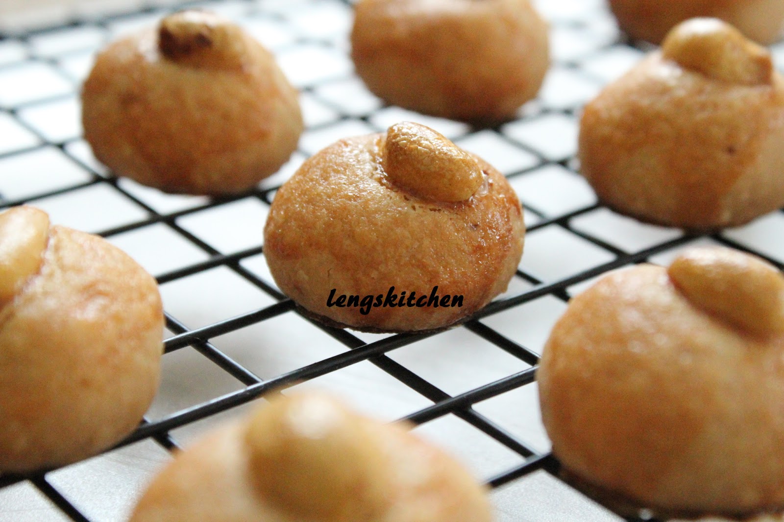 Kitchen Chaos: Peanut Cookies 花生饼 - Chinese New Year Series