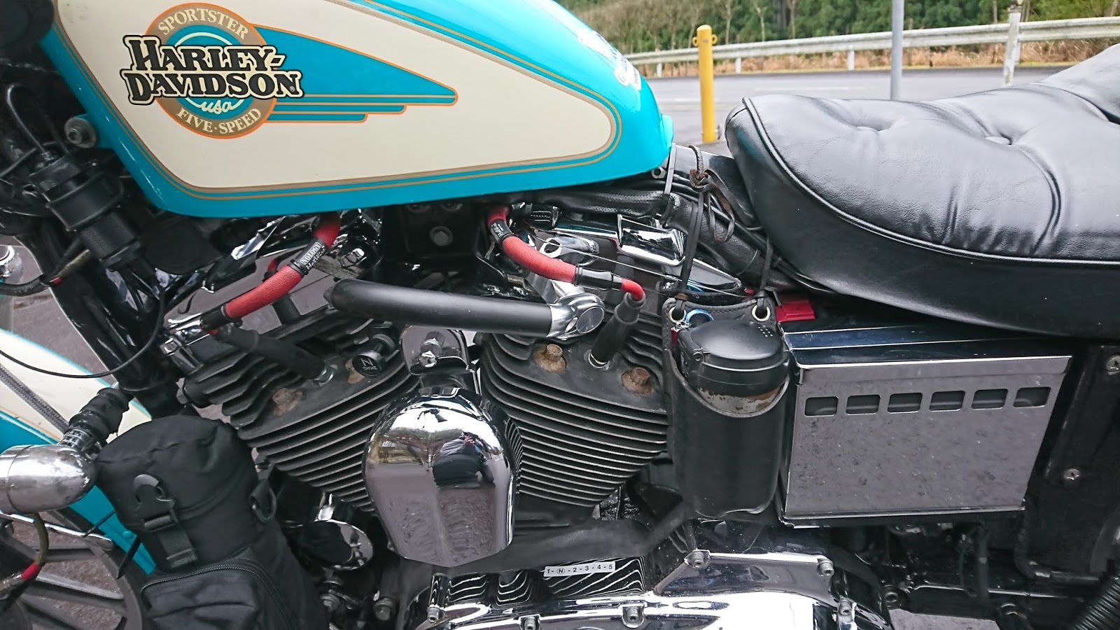 がるーだのターコイズ スポーツスター (garuda's turquoise sportster): ニーグリップバーとサドルバック用スライド ...