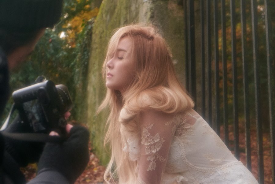 See the behind the scene pictures from Jessica's 'Wonderland' MV ...