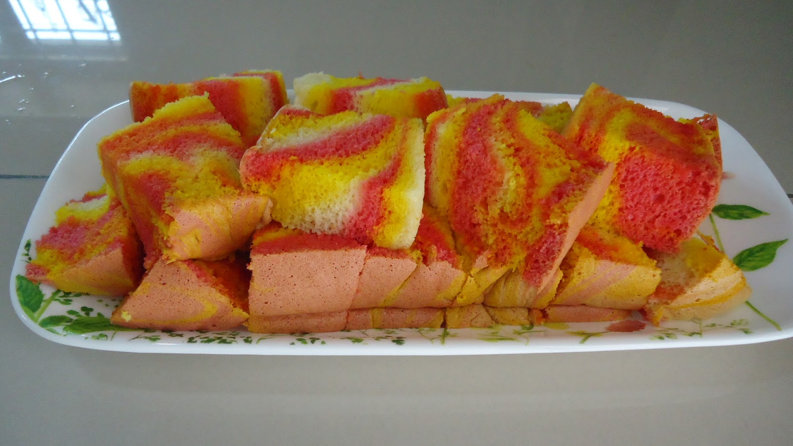 Zara ♥ Baking: NEAPOLITAN SPONGE CAKE...