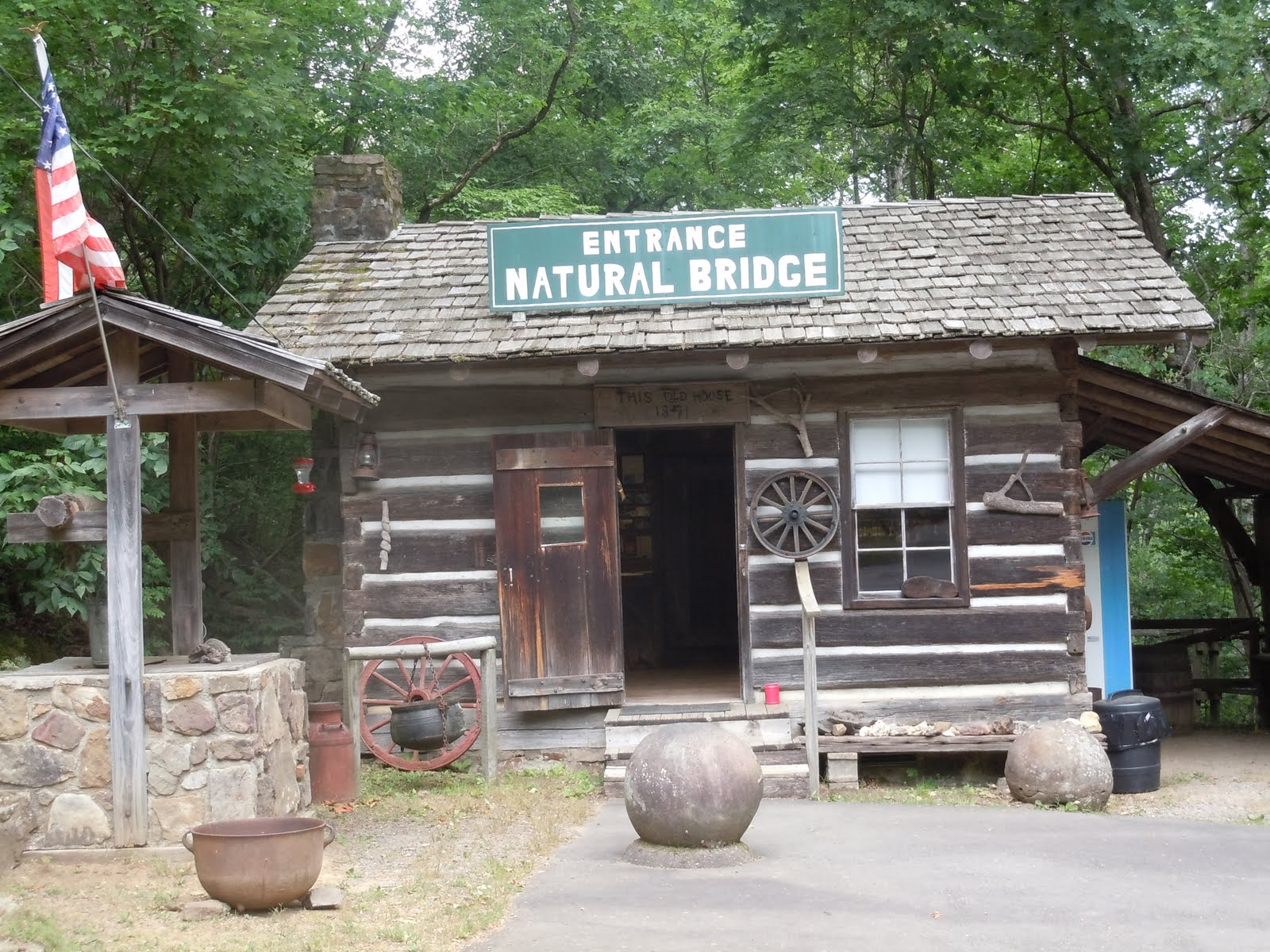 What a Country!: Natural Bridge - Clinton, Arkansas