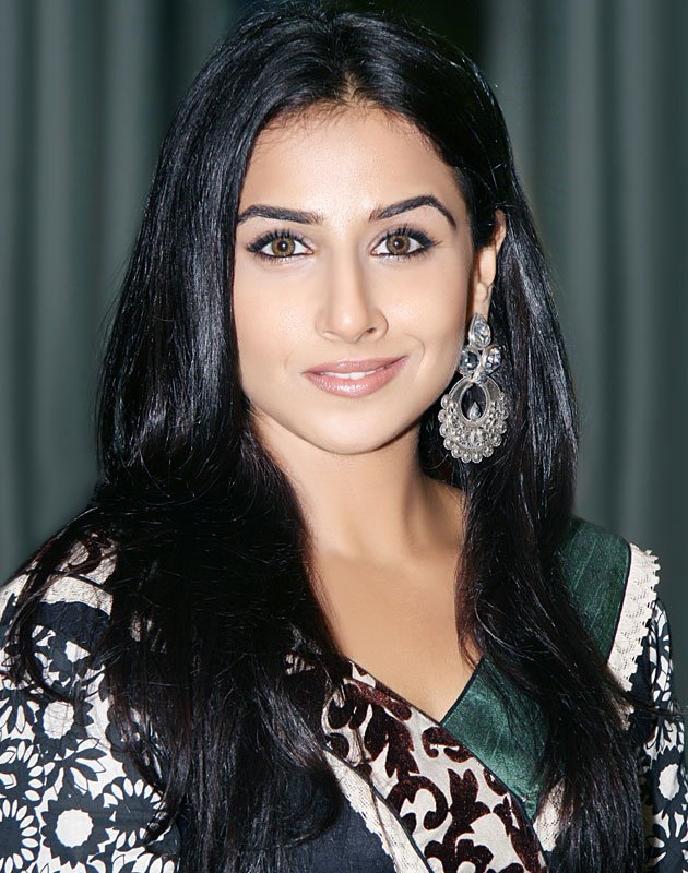 Bollywood Hot Actress Vidya Balan Profile and Vidya Balan Latest Stills ...