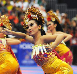 Keunikan Tari Pendet dan gerakan Tarian Pendet Tradisional Bali - seni ...