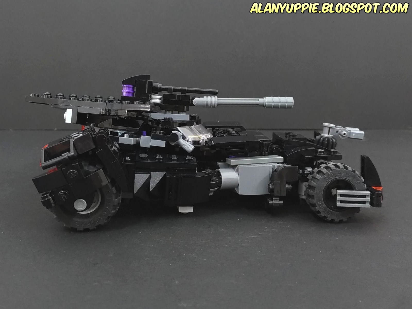 Alanyuppie's LEGO Transformers: LEGO Batman Batmobile transforming ...