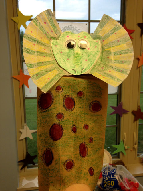 Blogging: Frilled Lizard Hand Puppet