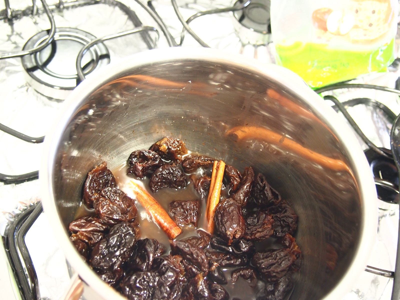 Mausteinen Manteli: Omatekoinen luumuhillo joulutortuille