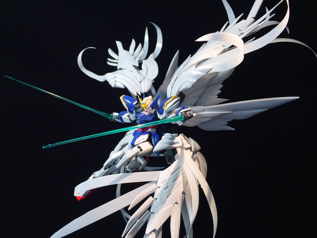 Custom Build: RG 1/144 Wing Zero Custom EW + Custom Feather Effects ...