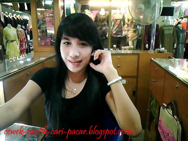 Cewek Cantik Cari Pacar