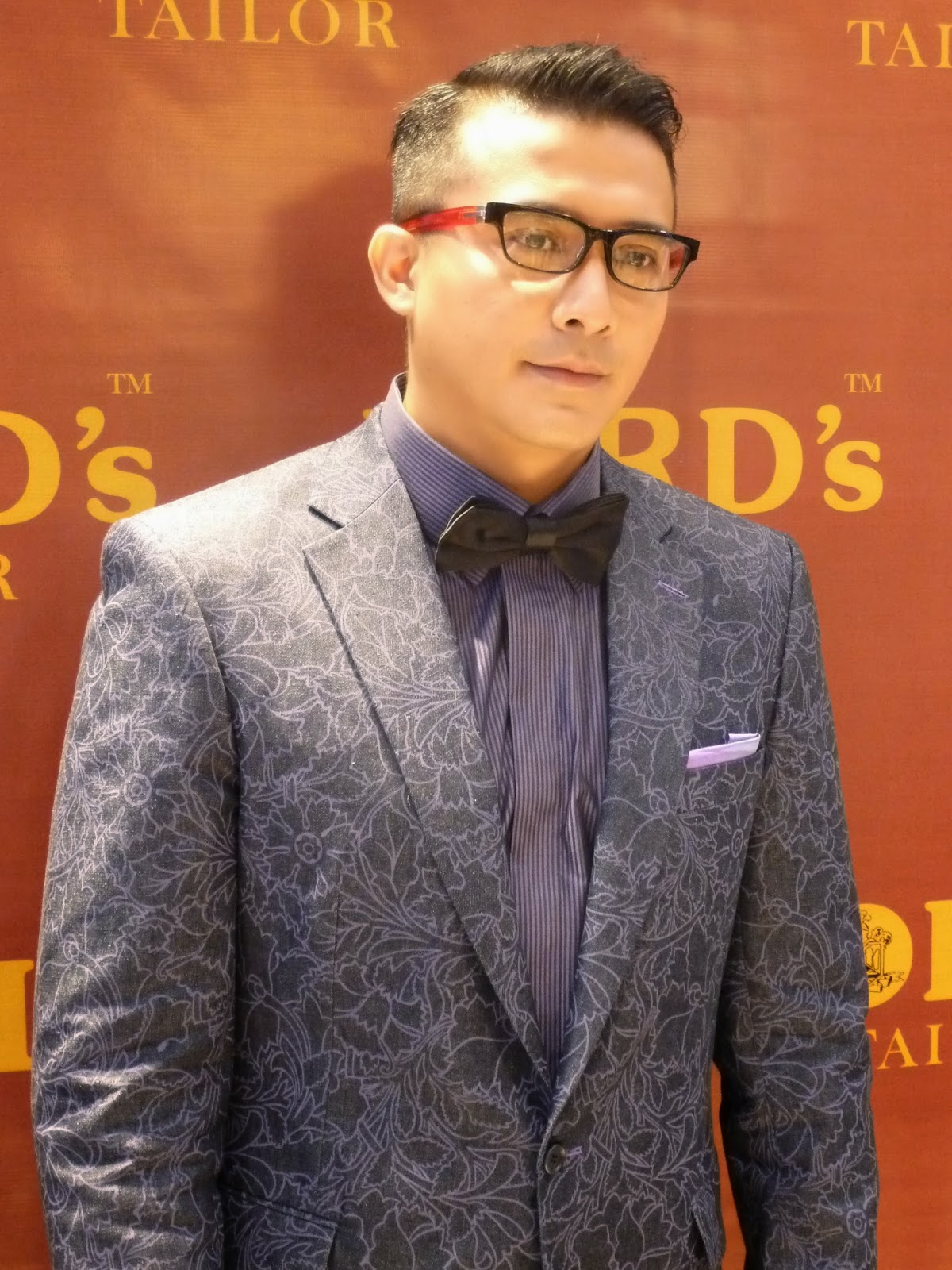 Kee Hua Chee Live!: SUPERSTAR ACTOR AARON AZIZ WILL WEAR A BESPOKE SUIT ...