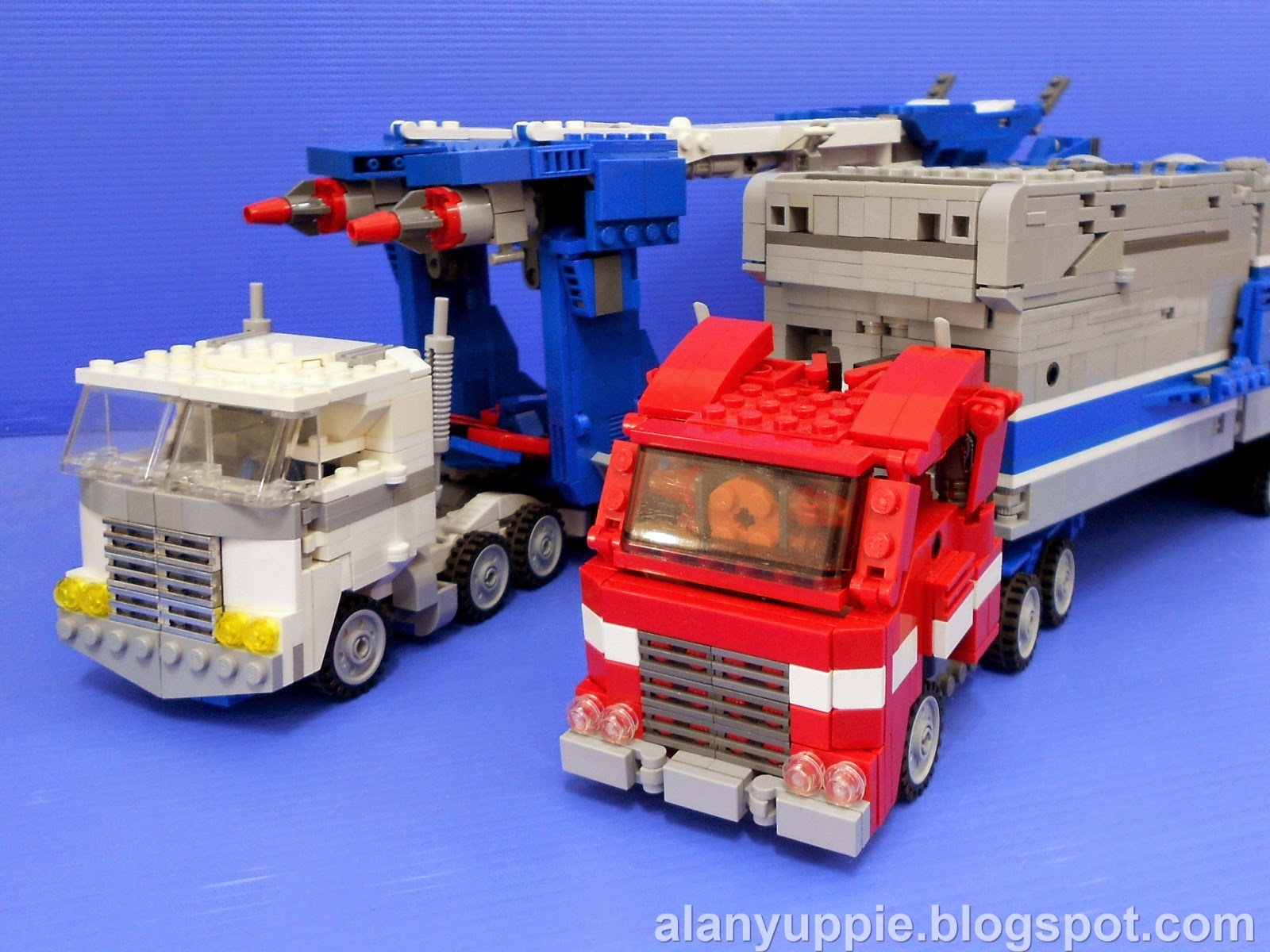 Alanyuppie's LEGO Transformers: LEGO Ultra Magnus: Part 2 of 3 (cab mode)