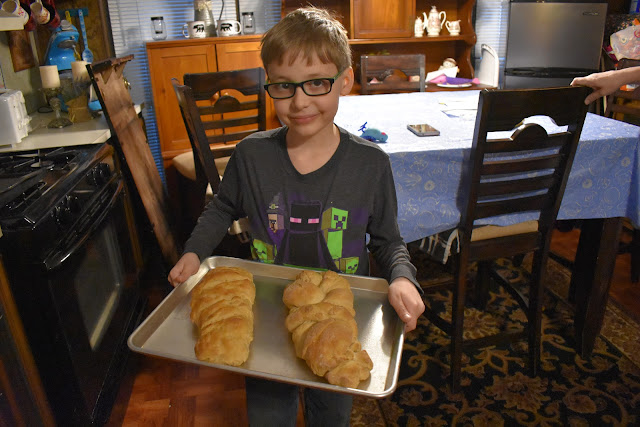 Figuring It Out 101: Kids Bake For Good-How to Bake Bread