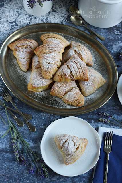 ...konyhán innen - kerten túl...: Sfogliatella Riccia napoletana