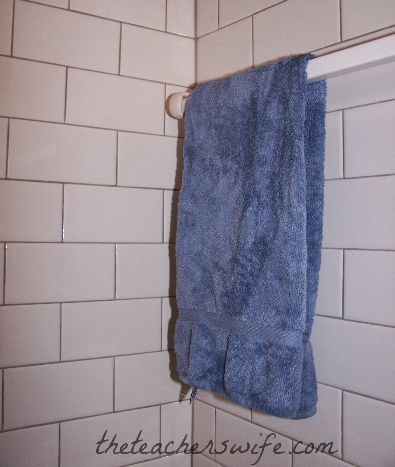 The Secret to a Sparkly Shower {in 1 minute or less} - The Teacher's Wife