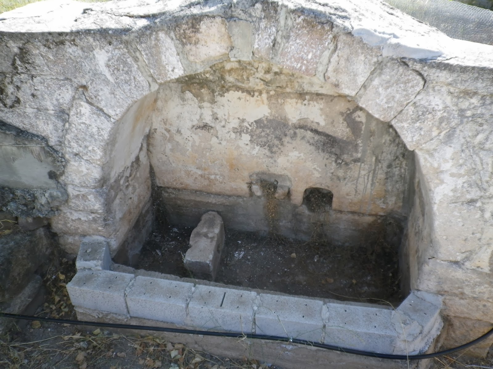 ΠΟΛΙΧΝΙΑΤΙΚΗ ΑΦΛΟΥΓΗ: ΔΗΜΟΤΙΚΑ ΠΗΓΑΔΙΑ ΚΑΙ ΒΡΥΣΕΣ ΜΙΑΣ ΑΛΛΗΣ ΕΠΟΧΗΣ ΠΟΥ ...