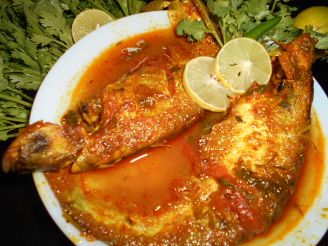 Paramita's Kitchen: Pabda Macher Jhal / Pabo Cat Fish Spicy Gravy ...