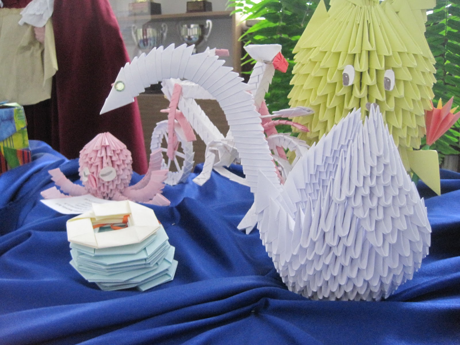 Join Hands And Hug Europe: Beautiful Origami Models /Poland
