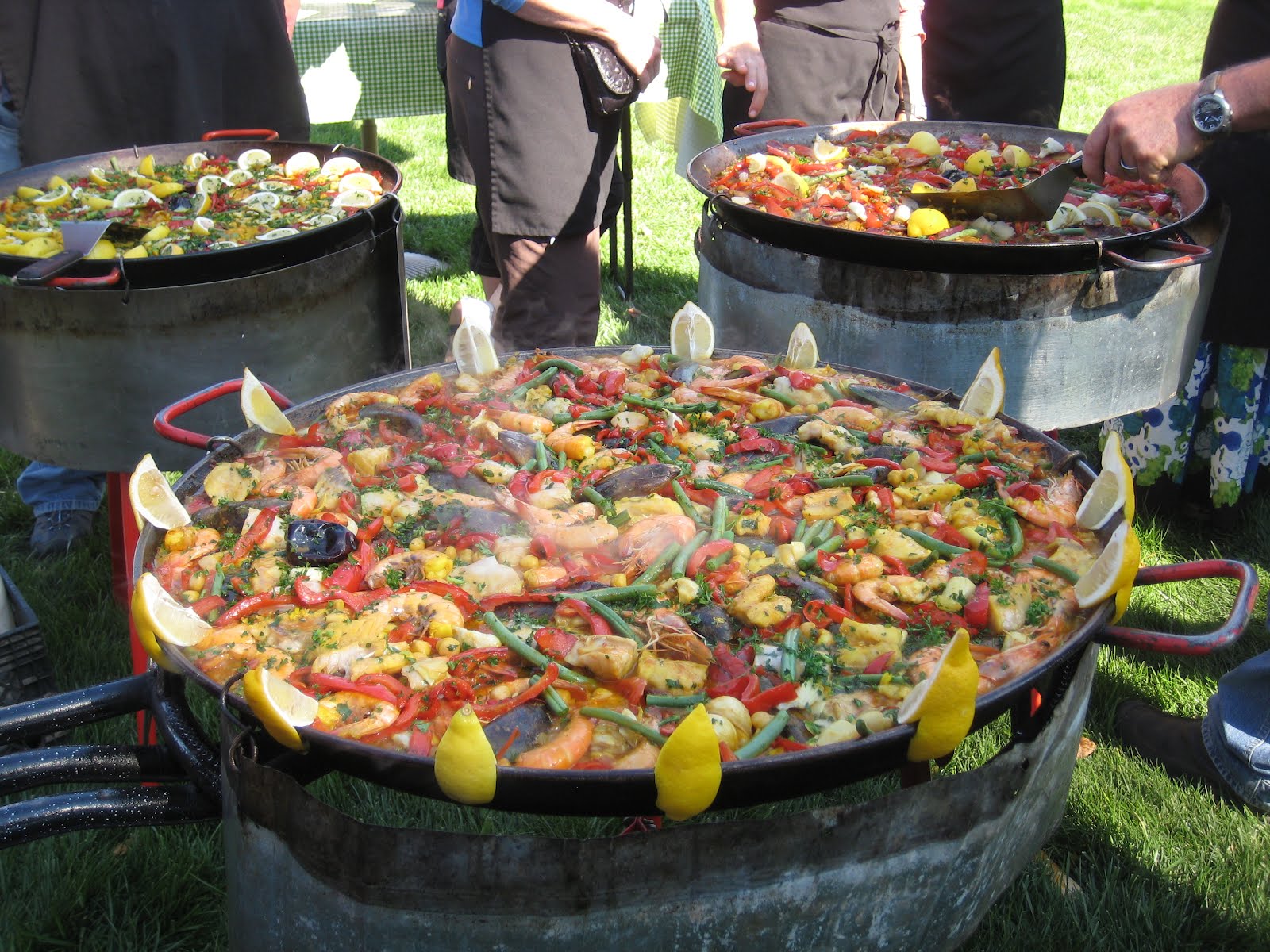 Paella with Throwdown's Bobby Flay and Gerard Nebesky | Made in My Kitchen