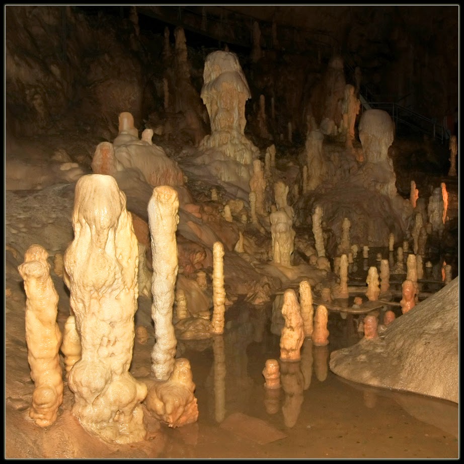 ROMANIA MEA un colt de Rai: Pesteri