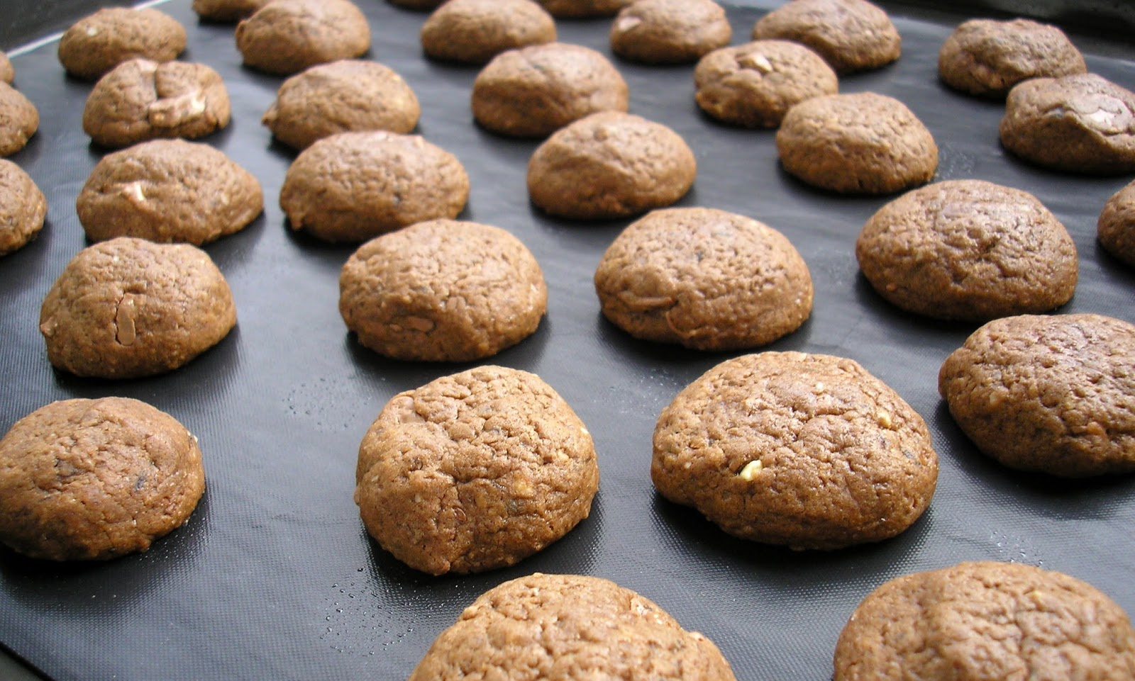 It's baking time - Nescafé Chocolate Cookies | Home & Art Magazine