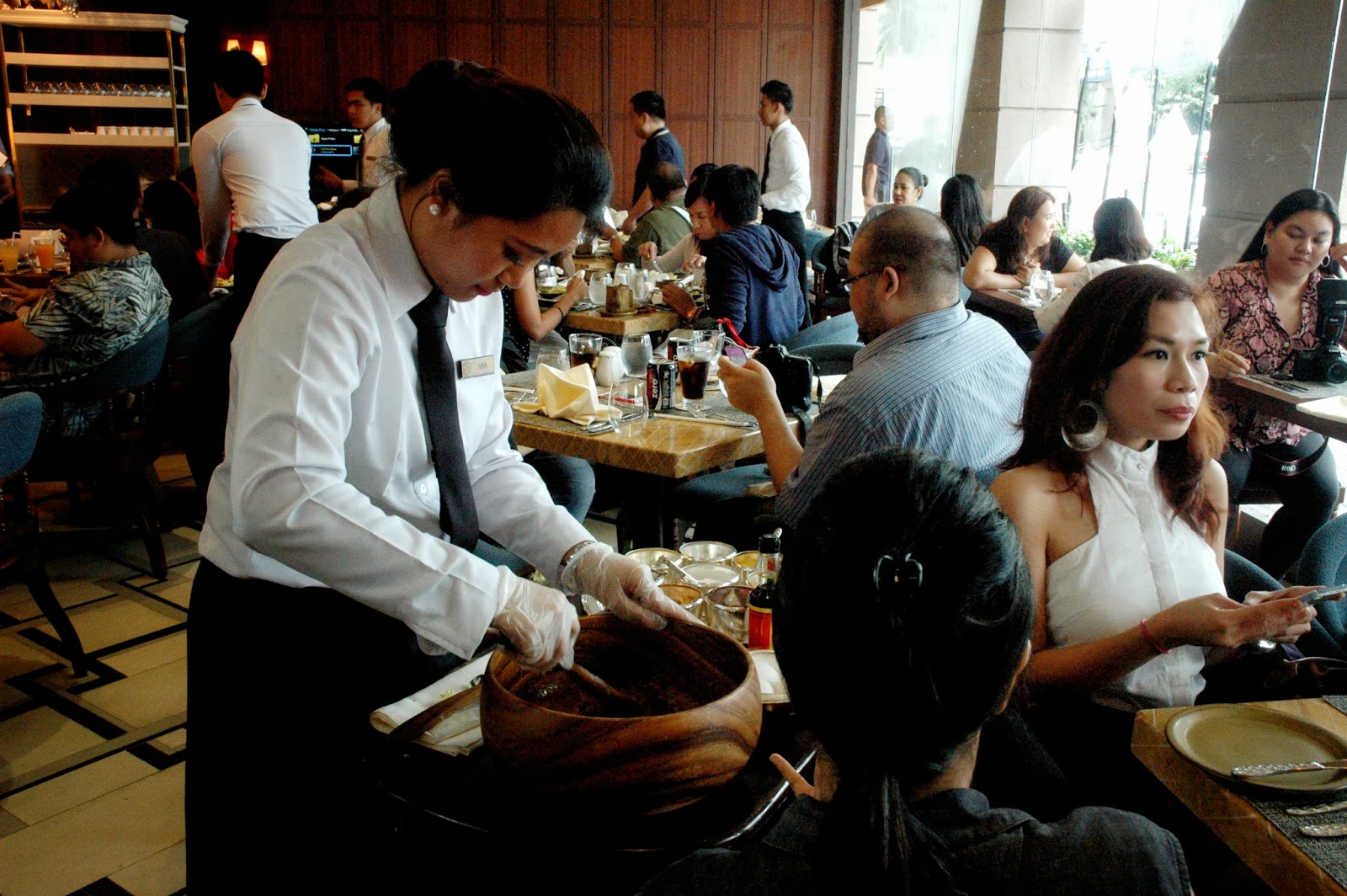 DUDE FOR FOOD: Cowrie Grill: Manila Hotel's Signature Restaurant Opens ...