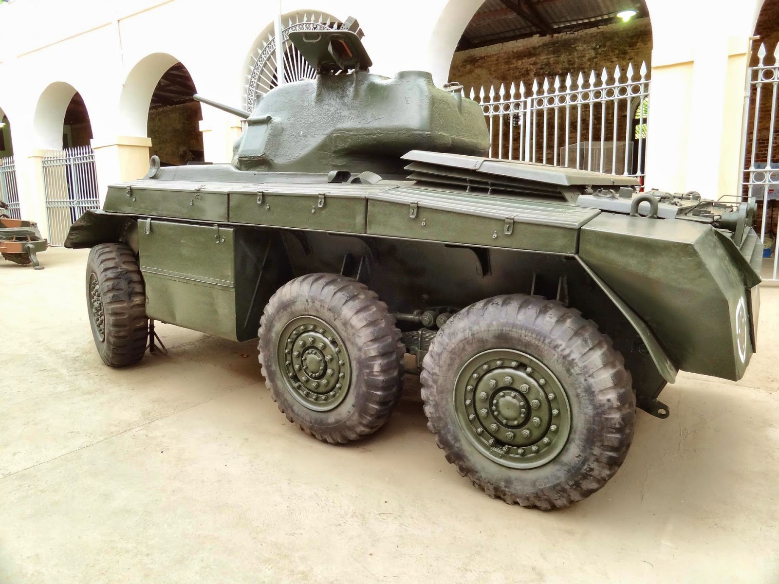 Plastic Models on the Internet: Walkaround vol.11: T17 Deerhound 6X6 ...