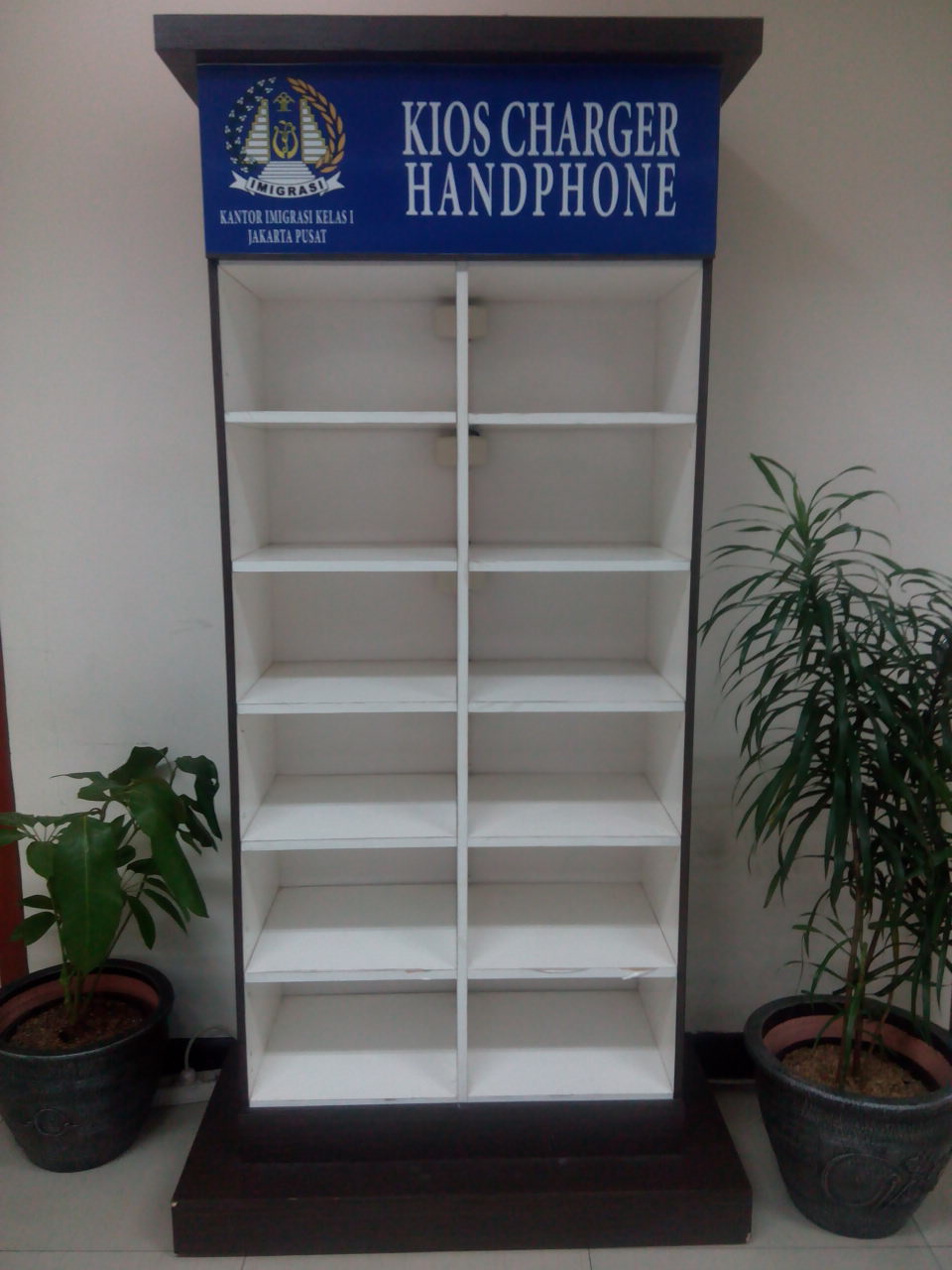 21+ Konsep Populer Lemari Charger Hp