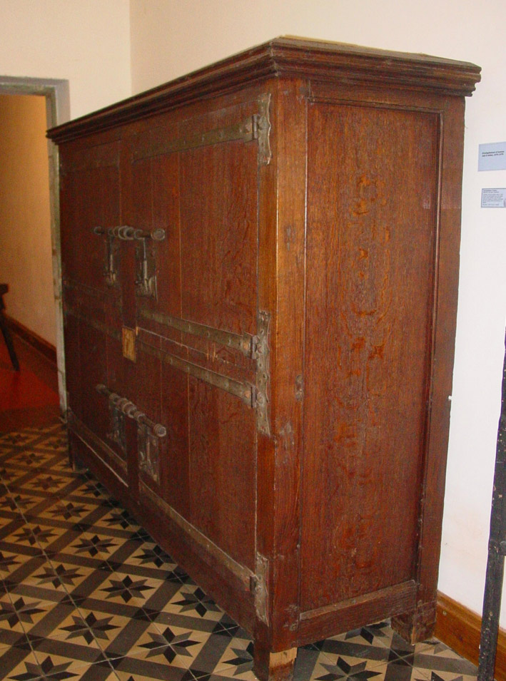 St. Thomas guild - medieval woodworking, furniture and other crafts: A ...