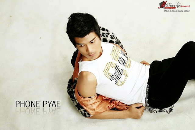 M y a n m a r H u n k s: Phone Pyae @ Black & White Studio