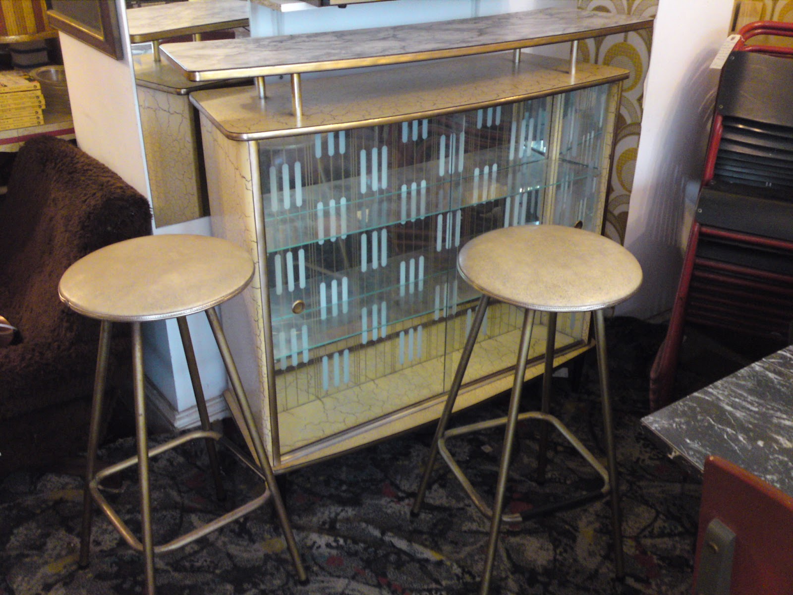 Retro Cocktail Bar Table With Chairs | Home Decorating Ideas 2016/2017