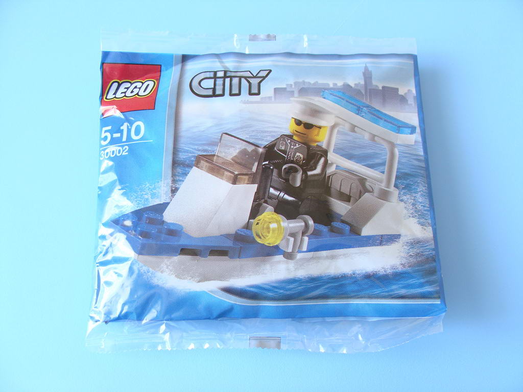 onetwobrick16: LEGO set database: set database: LEGO 30002 police boat