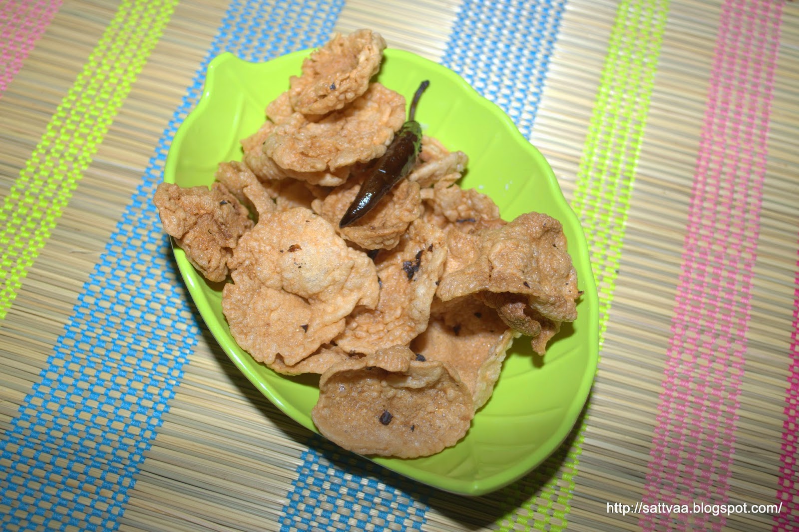 Sattvaa: Akki Sandige (Rice sandige) - home made and a pictorial