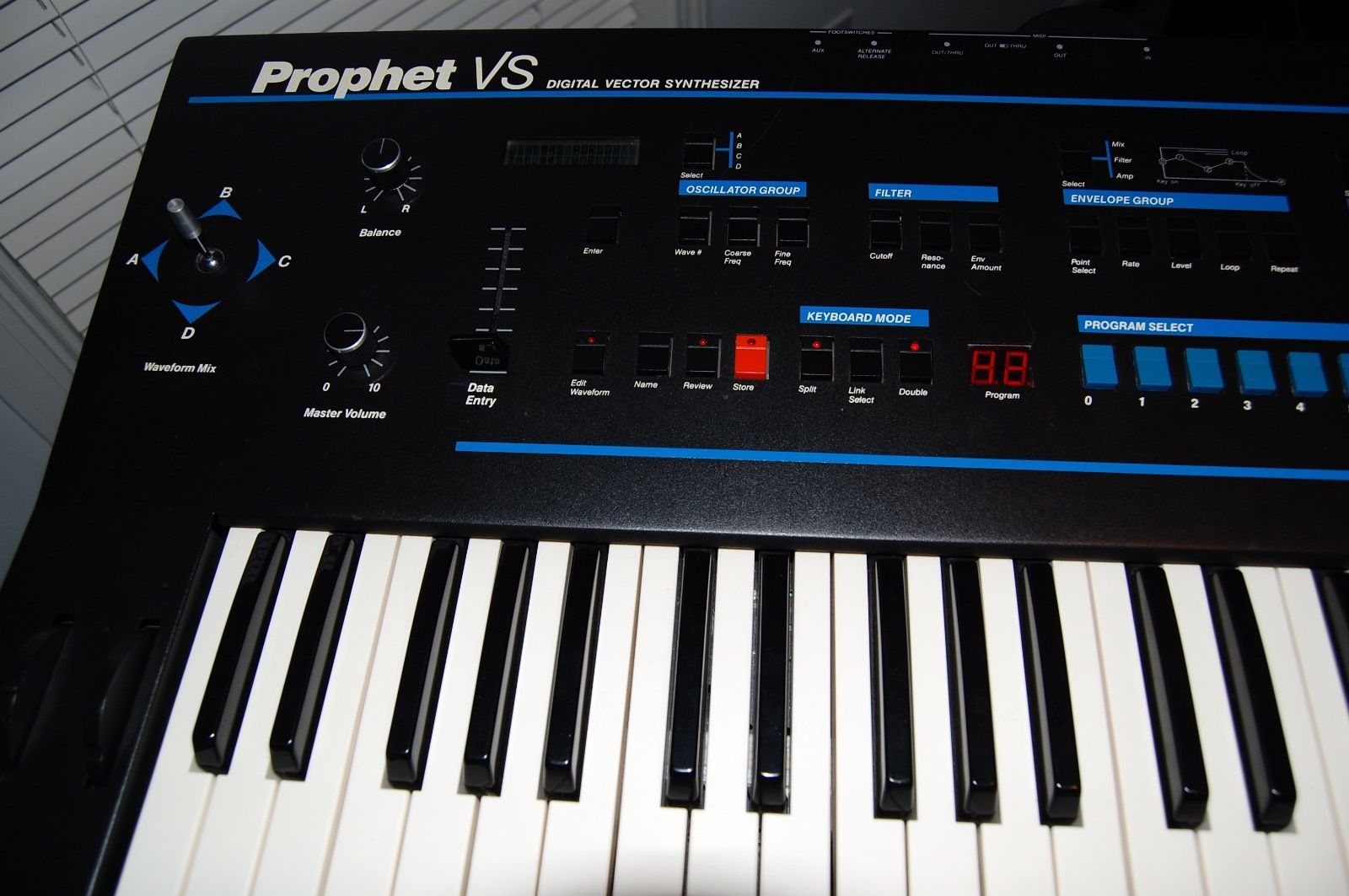 MATRIXSYNTH: Sequential Circuits Prophet VS Keyboard