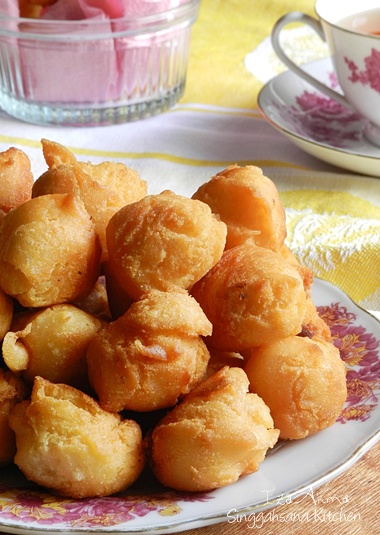 Cucur Susu Lemak Manis - Singgahsana Kitchen