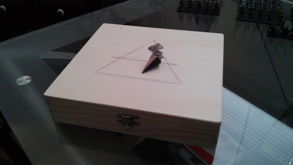 Dallas Bluth: Pendulum Box