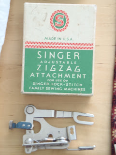 Singers and Featherweights: Kom kijken! Singer Featherweight kan zigzaggen!