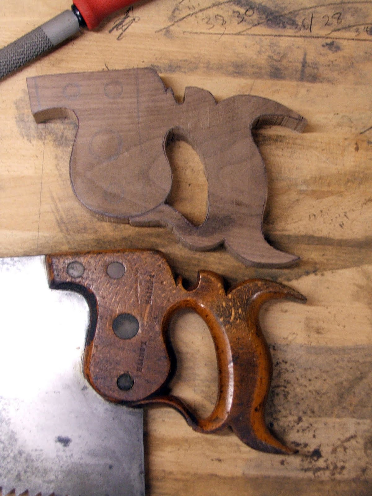 Handsaw maker: May 2011