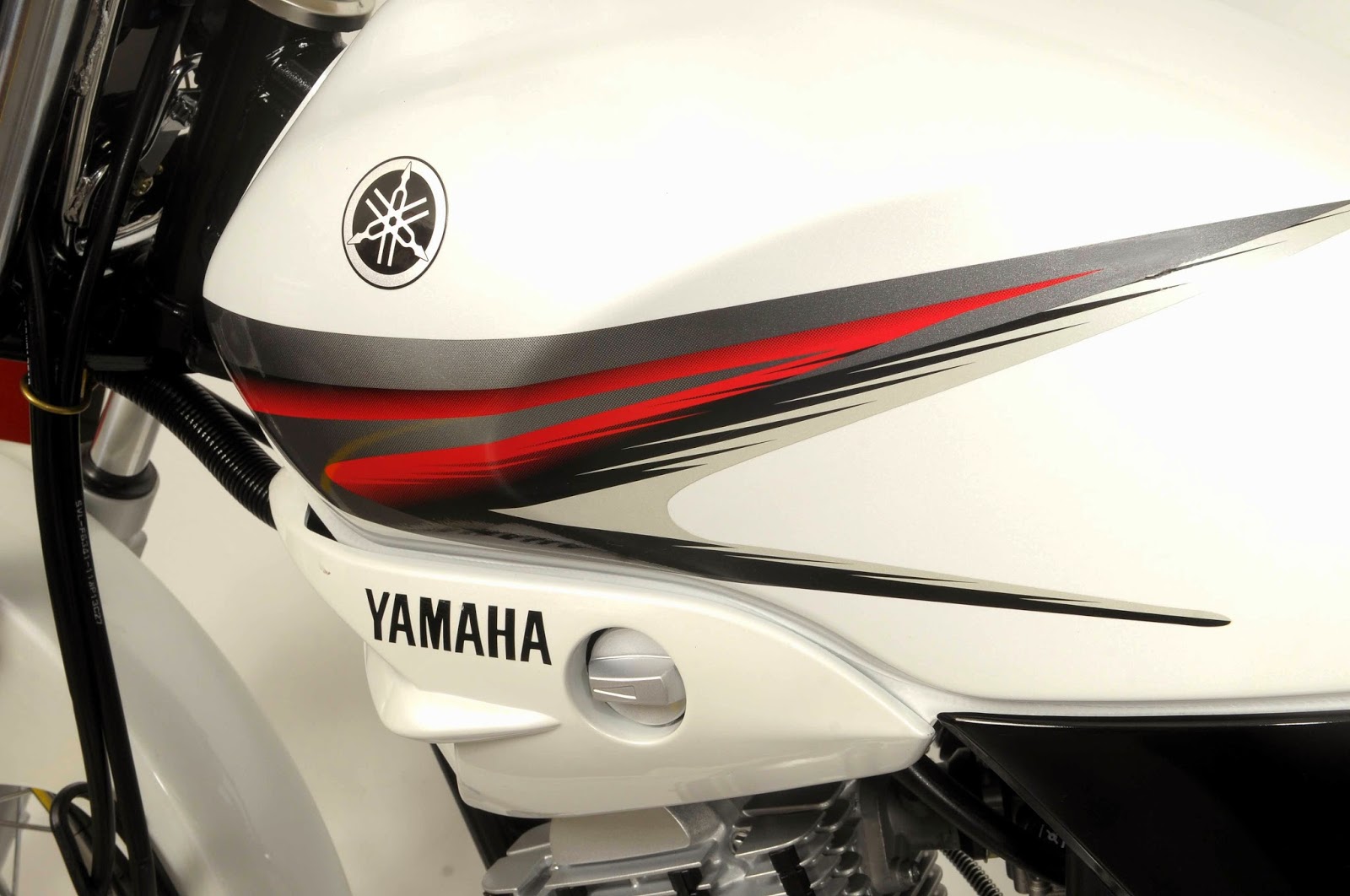 RODADOS EN ARGENTINA: YAMAHA PRESENTÓ LA EMBLEMÁTICA YBR125 EN COLOR BLANCO