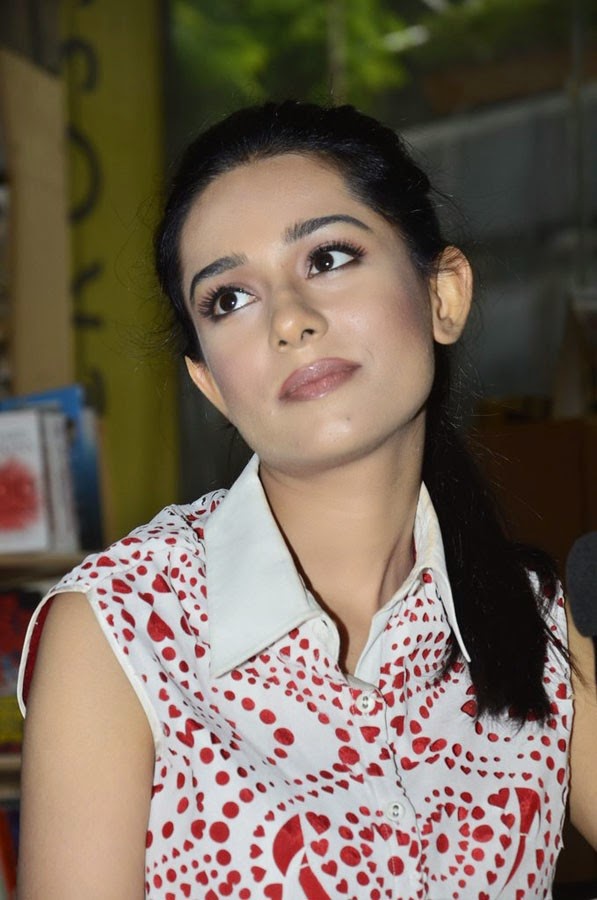 Cute Amrita Rao: Amrita rao ultimate HQ closeup pic during book launch