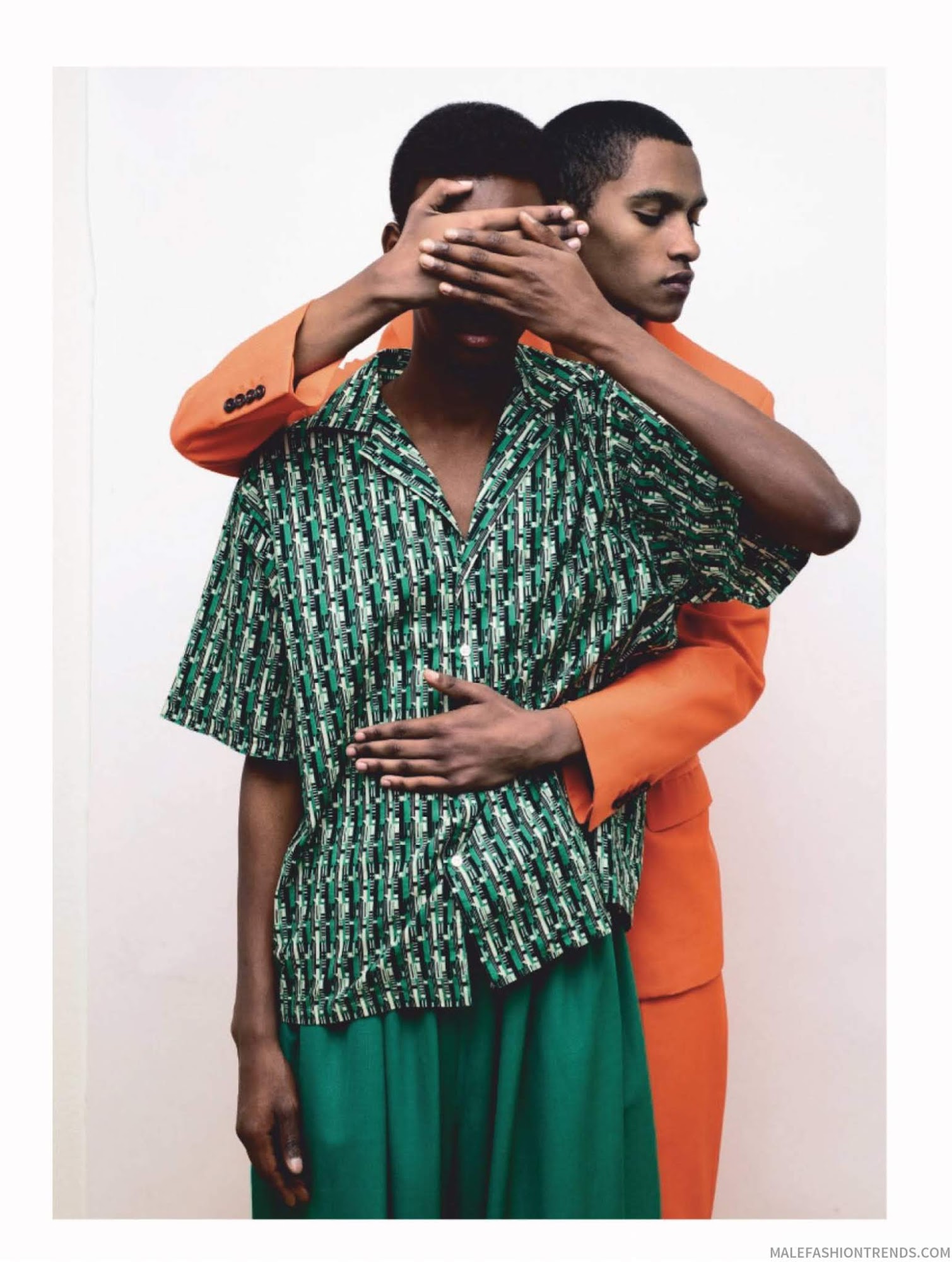 Zakarie Ali y Matthew Petersen dominan el color para L'Officiel Hommes ...