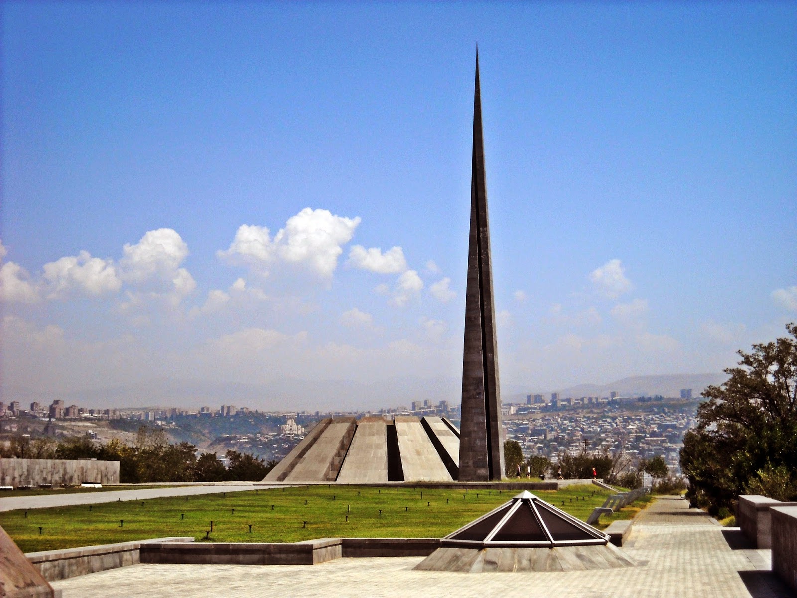 Museo del Genocidio Armenio (Yereván, Armenia) – MunDandy