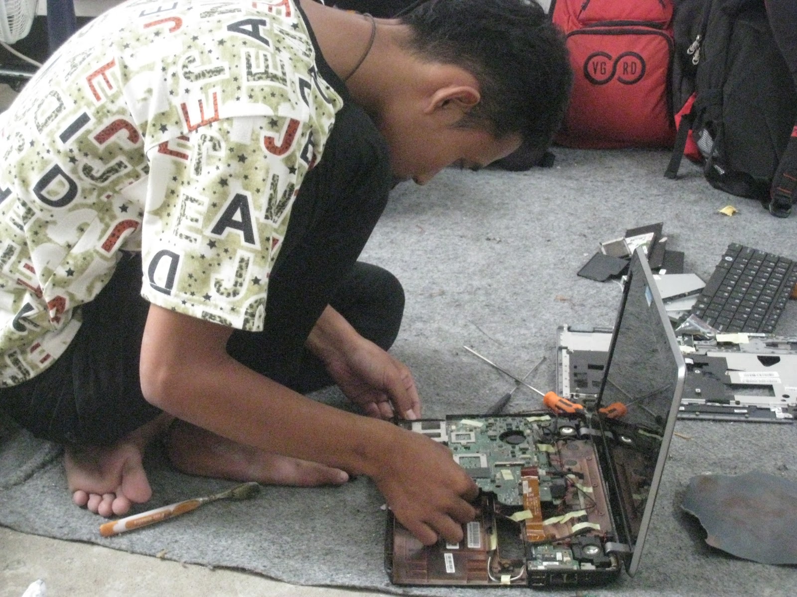 Ebook Cara Memperbaiki Komputer dan Laptop Rusak Lengkap