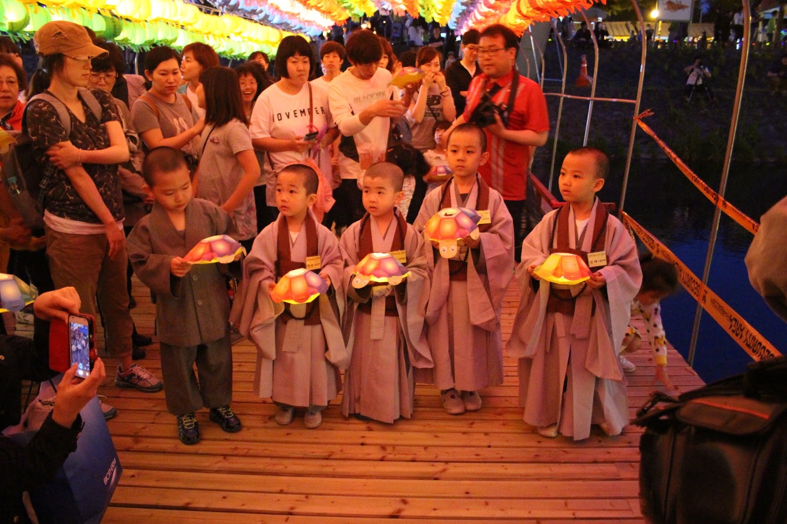 A Buddha's Birthday Celebration With Sky Lanterns In South Korea - 2016 ...