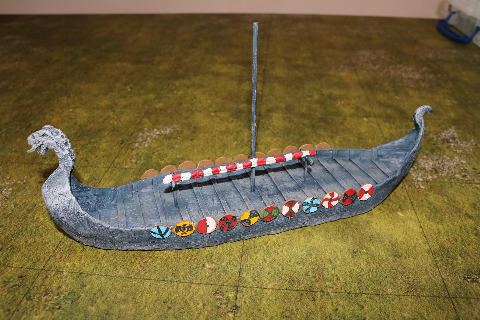 Imperator Vespasian: 28mm scale viking long boat