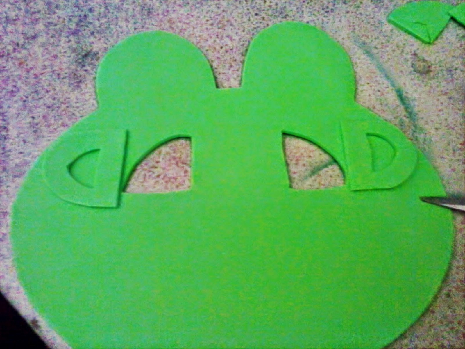 El Tallercito de Africa: ANTIFAZ DE RANITA